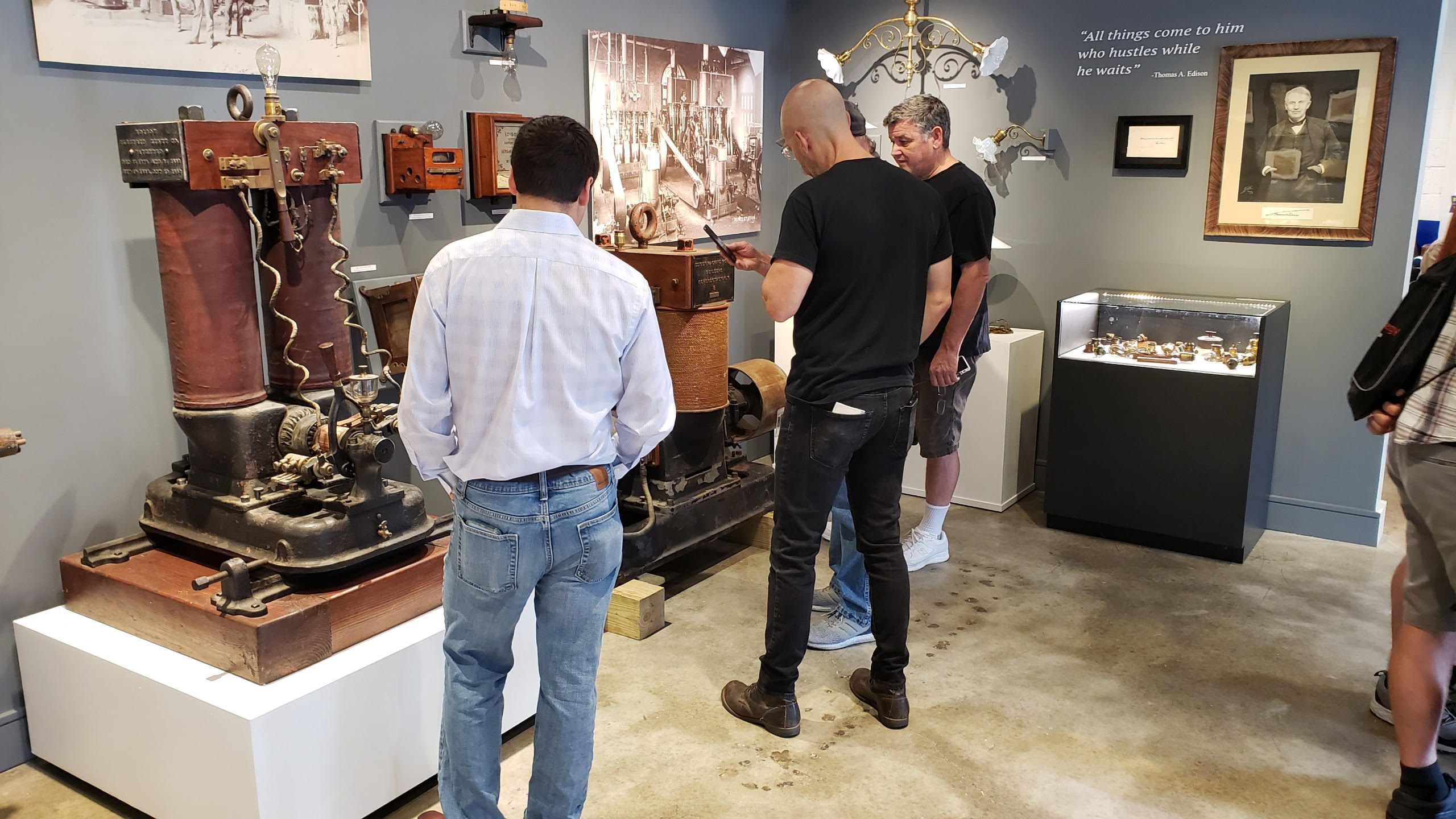 Welcome | Electric Lighting Collectors Meet